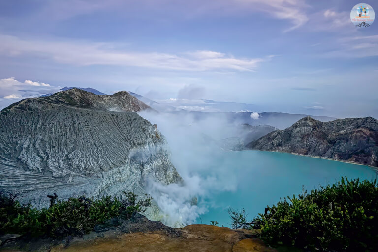 Hiking to Ijen Crater in Java - An Unforgettable Adventure
